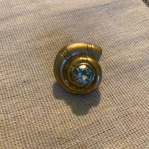 Vintage | Jewelry | Vintage Shell Brooch With Sapphire Stone | Poshmark